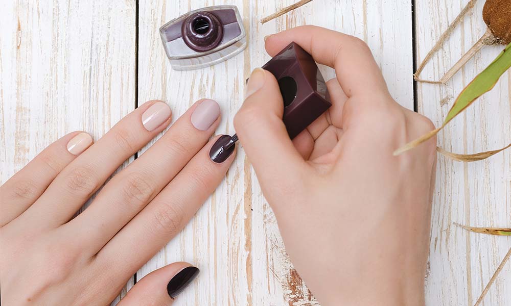 DIY Guide to Making Your Own Henna Nail Polish